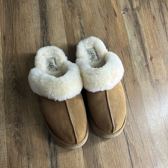 UGG | Shoes | Ugh Platform Slippers Womens 9 Used | Poshmark